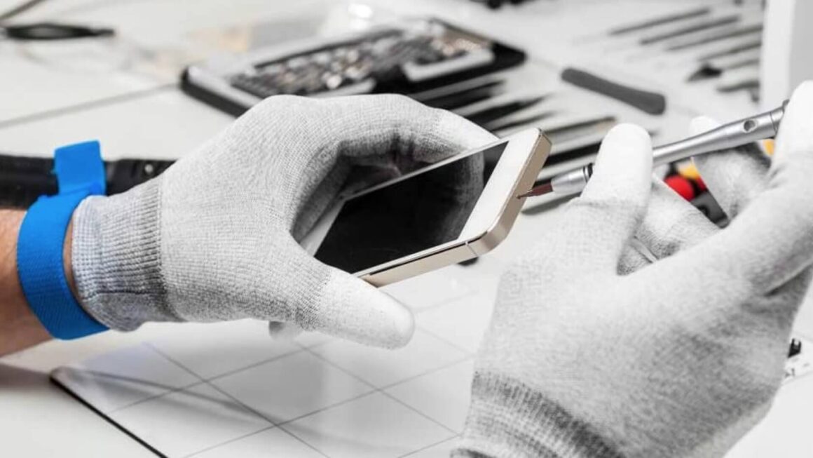 Best iPhone Repair Kits in 2024 - iGeeksBlog