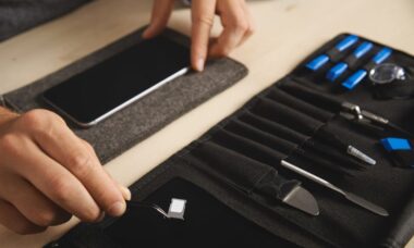 iPhone Repair Kits: What They Include and How to Choose the Right One ...